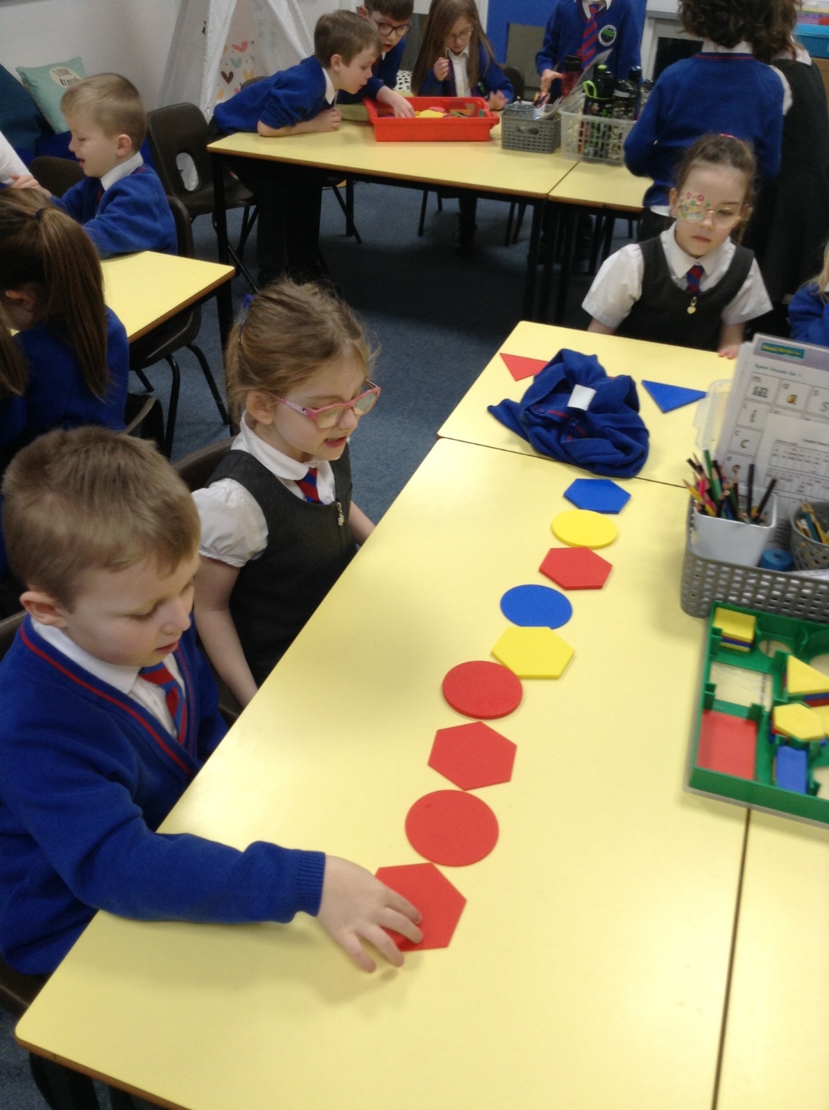 Holley Park Academy - Shapes